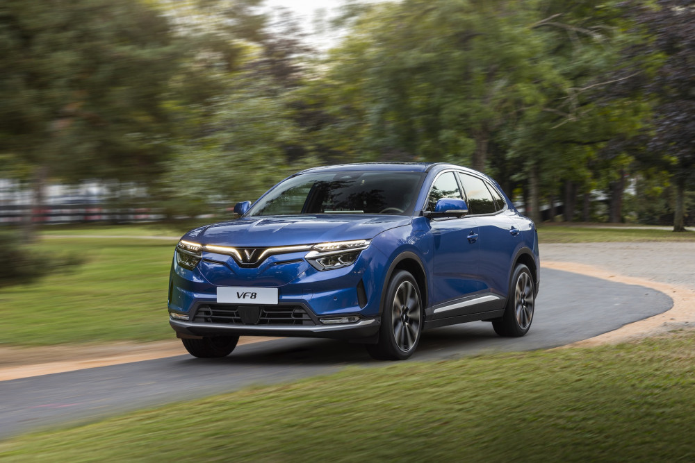 Chuyên gia xe thế giới đánh giá về VF 8: “Một mẫu xe tinh tế và ấn tượng” - Báo Cần Thơ Online